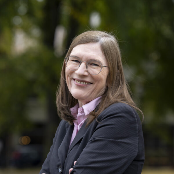 About Me - Barbara Oakley